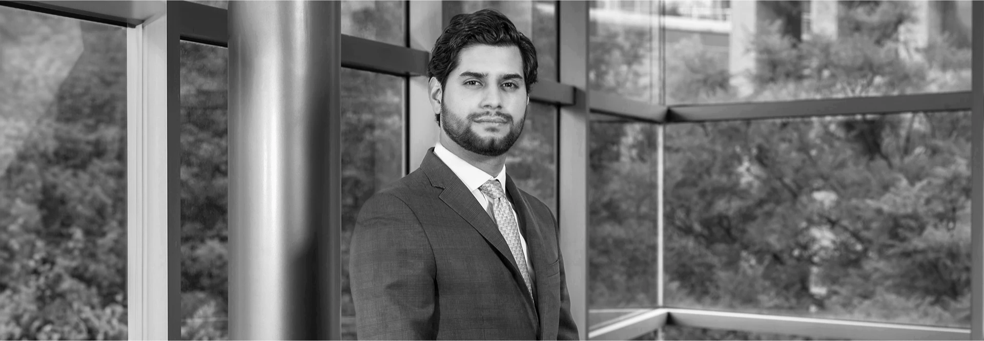 Eric Fierro Landero | Pérez-Llorca, Despacho de abogados